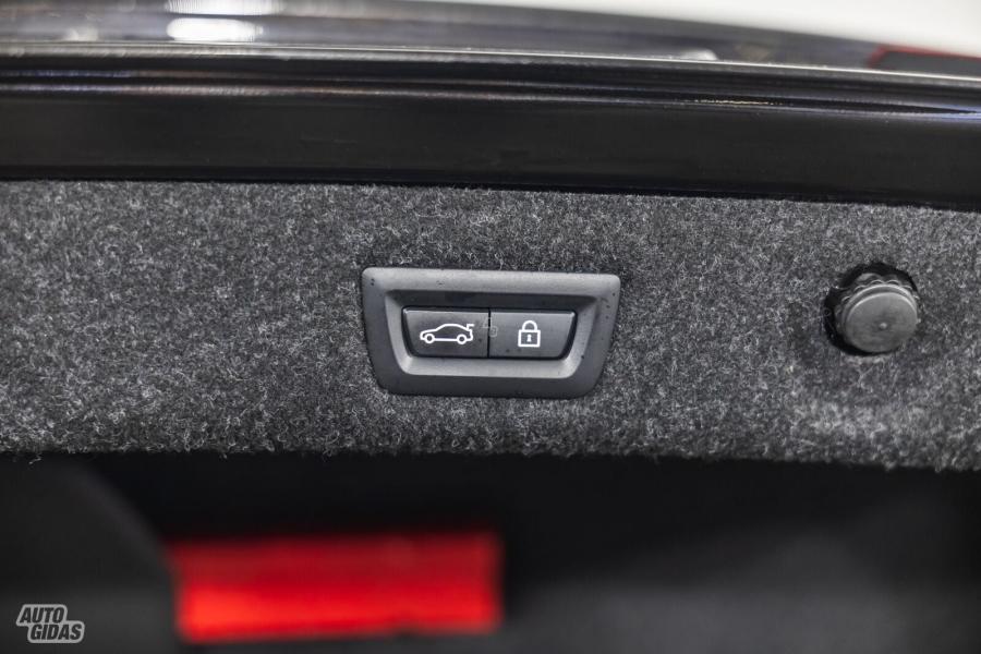 Melns BMW 540 2023 Viļņa, ar dzinēja tilpumu 3.00 L un nobraukumu 75 tūkst. km par 42991 €, foto 13 vietnē AUTOMOTO.COM.LV