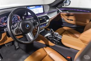 Melns BMW 540 2023 Viļņa, ar dzinēja tilpumu 3.00 L un nobraukumu 75 tūkst. km par 42991 €, foto 14 vietnē AUTOMOTO.COM.LV