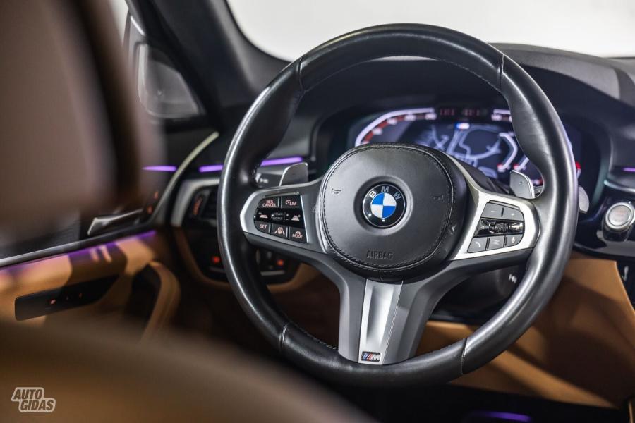 Melns BMW 540 2023 Viļņa, ar dzinēja tilpumu 3.00 L un nobraukumu 75 tūkst. km par 42991 €, foto 24 vietnē AUTOMOTO.COM.LV