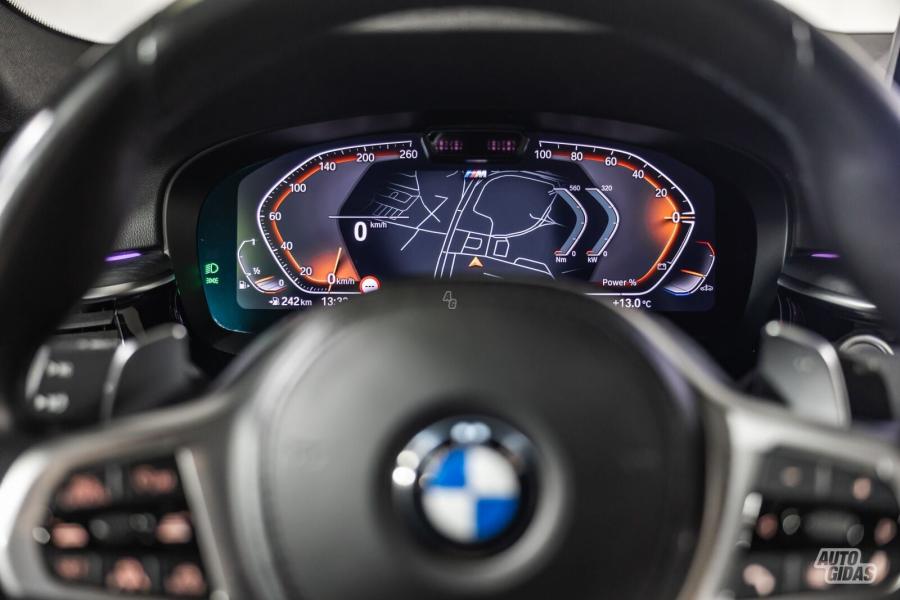 Melns BMW 540 2023 Viļņa, ar dzinēja tilpumu 3.00 L un nobraukumu 75 tūkst. km par 42991 €, foto 26 vietnē AUTOMOTO.COM.LV