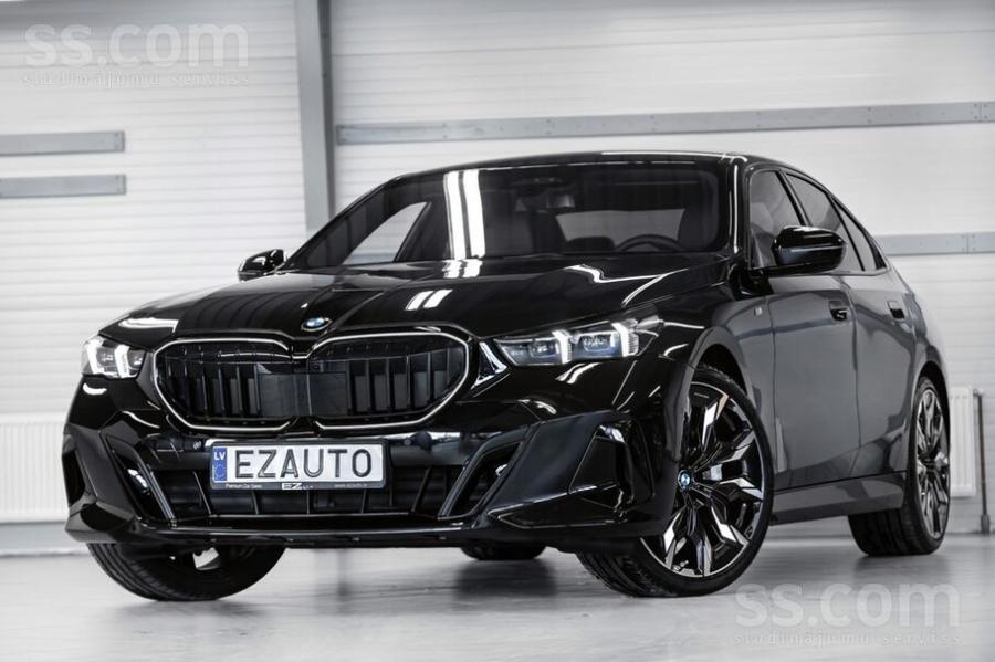 Black BMW 540 2025 in Tukums, with an engine capacity of 3.00 L and mileage of 0 thousand km for 77770 €, photo 1 on AUTOMOTO.COM.LV