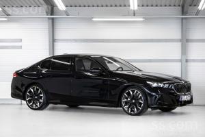 Black BMW 540 2025 in Tukums, with an engine capacity of 3.00 L and mileage of 0 thousand km for 77770 €, photo 5 on AUTOMOTO.COM.LV