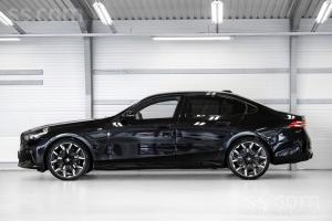 Black BMW 540 2025 in Tukums, with an engine capacity of 3.00 L and mileage of 0 thousand km for 77770 €, photo 7 on AUTOMOTO.COM.LV