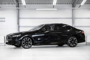 Black BMW 540 2025 in Tukums, with an engine capacity of 3.00 L and mileage of 0 thousand km for 77770 €, photo 8 on AUTOMOTO.COM.LV