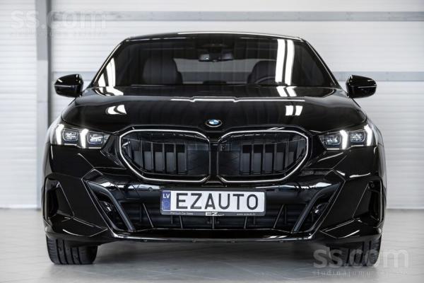 Black BMW 540 2025 in Tukums, with an engine capacity of 3.00 L and mileage of 0 thousand km for 77770 €, photo 9 on AUTOMOTO.COM.LV