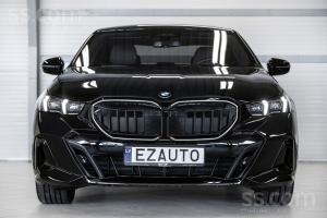 Black BMW 540 2025 in Tukums, with an engine capacity of 3.00 L and mileage of 0 thousand km for 77770 €, photo 10 on AUTOMOTO.COM.LV