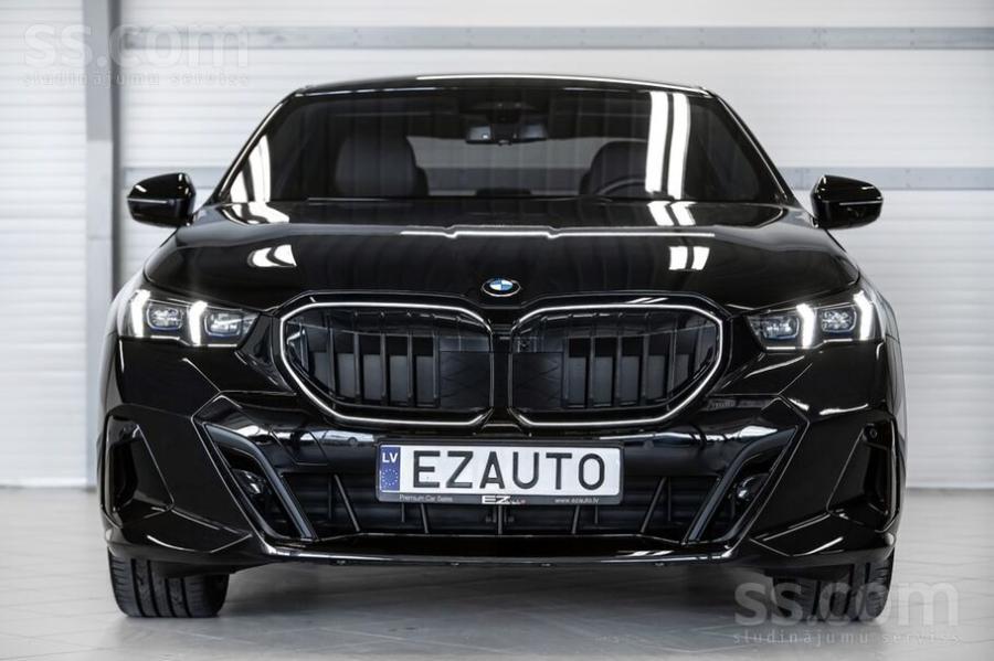 Black BMW 540 2025 in Tukums, with an engine capacity of 3.00 L and mileage of 0 thousand km for 77770 €, photo 10 on AUTOMOTO.COM.LV