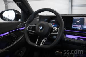 Black BMW 540 2025 in Tukums, with an engine capacity of 3.00 L and mileage of 0 thousand km for 77770 €, photo 18 on AUTOMOTO.COM.LV