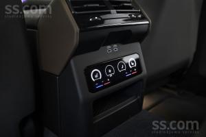 Black BMW 540 2025 in Tukums, with an engine capacity of 3.00 L and mileage of 0 thousand km for 77770 €, photo 21 on AUTOMOTO.COM.LV