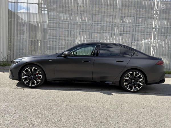БМВ 540 2025 в Рига на AUTOMOTO.COM.LV Черный БМВ 540 2025 в Рига, объемом двигателя 2.99 л и пробегом 73 тыс. км за 72900 €, фото 9 на AUTOMOTO.COM.LV