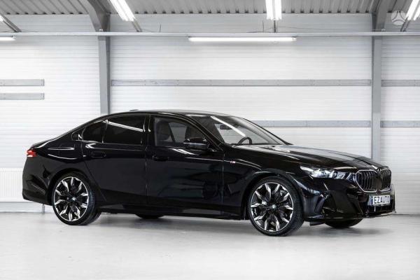 Melns BMW 540 2025 Tukums, ar dzinēja tilpumu 2.99 L un nobraukumu 10 tūkst. km par 74777 €, foto 5 vietnē AUTOMOTO.COM.LV