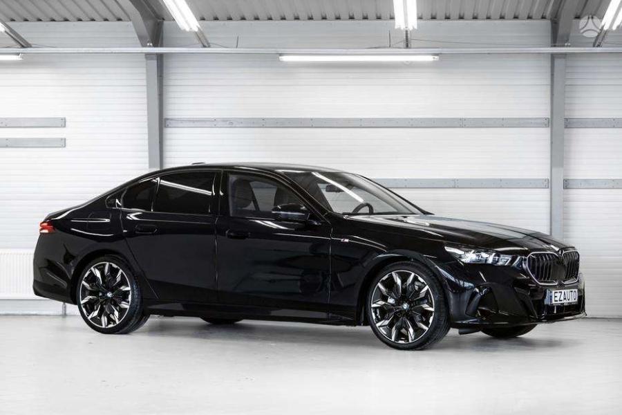 Melns BMW 540 2025 Tukums, ar dzinēja tilpumu 2.99 L un nobraukumu 10 tūkst. km par 74777 €, foto 5 vietnē AUTOMOTO.COM.LV