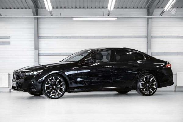 Melns BMW 540 2025 Tukums, ar dzinēja tilpumu 2.99 L un nobraukumu 10 tūkst. km par 74777 €, foto 8 vietnē AUTOMOTO.COM.LV
