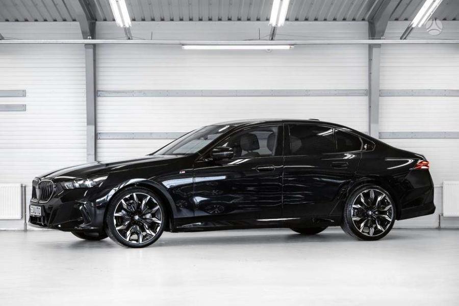 Melns BMW 540 2025 Tukums, ar dzinēja tilpumu 2.99 L un nobraukumu 10 tūkst. km par 74777 €, foto 8 vietnē AUTOMOTO.COM.LV