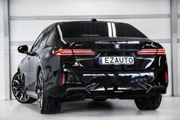 Melns BMW 540 2025 Tukums, ar dzinēja tilpumu 2.99 L un nobraukumu 10 tūkst. km par 74777 €, foto 9 vietnē AUTOMOTO.COM.LV