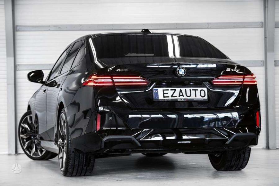 Melns BMW 540 2025 Tukums, ar dzinēja tilpumu 2.99 L un nobraukumu 10 tūkst. km par 74777 €, foto 9 vietnē AUTOMOTO.COM.LV