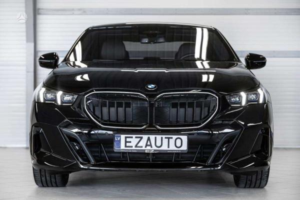 Melns BMW 540 2025 Tukums, ar dzinēja tilpumu 2.99 L un nobraukumu 10 tūkst. km par 74777 €, foto 10 vietnē AUTOMOTO.COM.LV