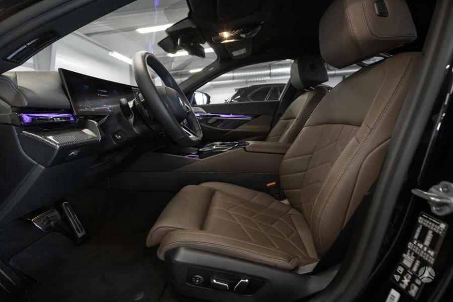 Melns BMW 540 2025 Tukums, ar dzinēja tilpumu 2.99 L un nobraukumu 10 tūkst. km par 74777 €, foto 13 vietnē AUTOMOTO.COM.LV