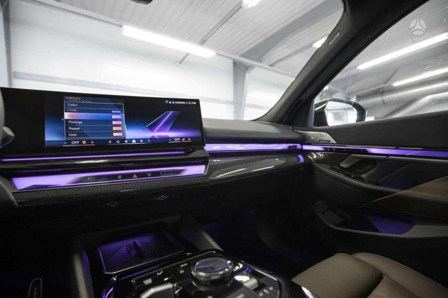 Melns BMW 540 2025 Tukums, ar dzinēja tilpumu 2.99 L un nobraukumu 10 tūkst. km par 74777 €, foto 14 vietnē AUTOMOTO.COM.LV