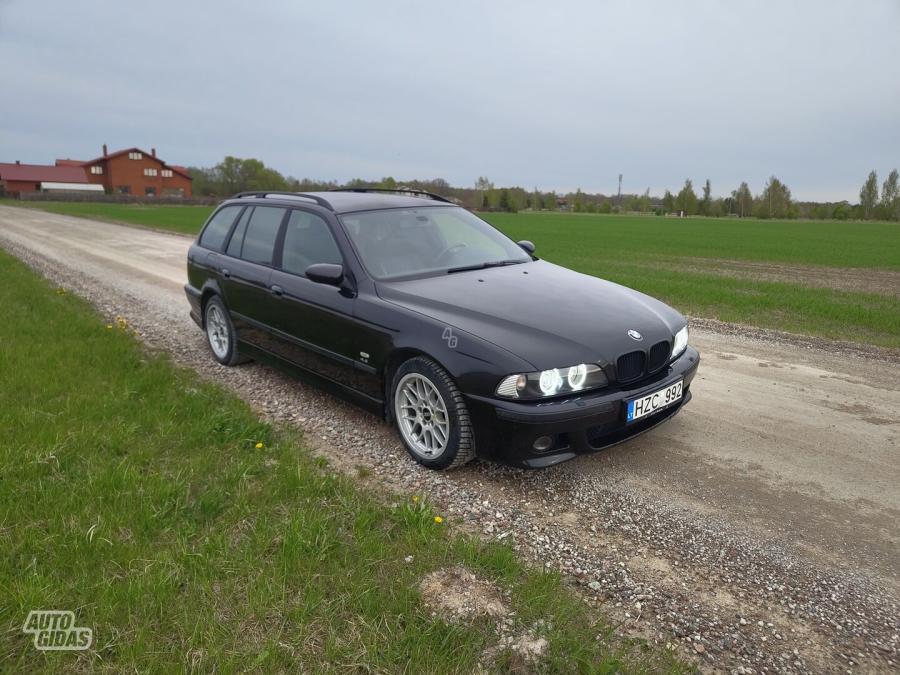 Melns BMW 540 1998 Viļņa, ar dzinēja tilpumu 4.40 L un nobraukumu 339 tūkst. km par 6000 €, foto 1 vietnē AUTOMOTO.COM.LV