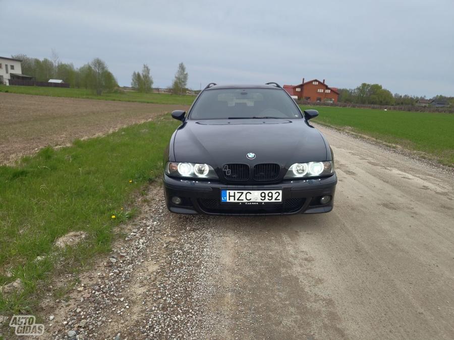 Melns BMW 540 1998 Viļņa, ar dzinēja tilpumu 4.40 L un nobraukumu 339 tūkst. km par 6000 €, foto 3 vietnē AUTOMOTO.COM.LV