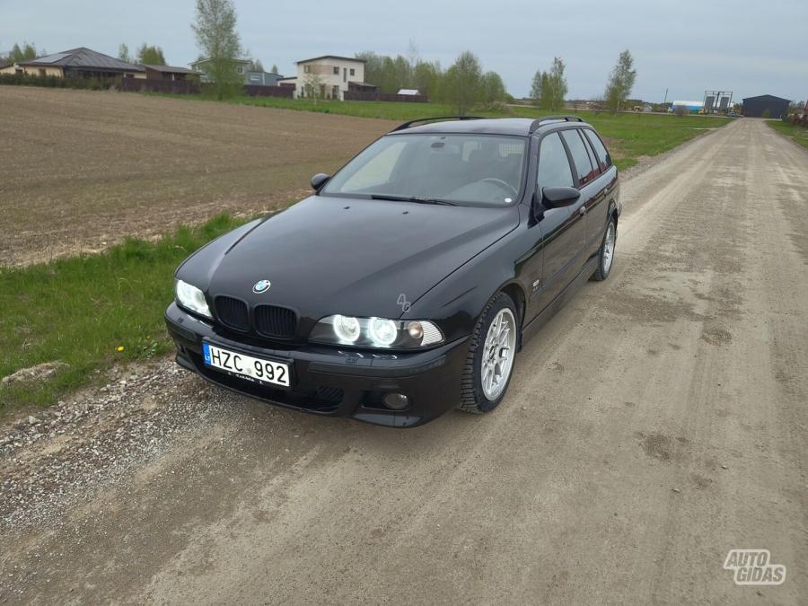 Melns BMW 540 1998 Viļņa, ar dzinēja tilpumu 4.40 L un nobraukumu 339 tūkst. km par 6000 €, foto 4 vietnē AUTOMOTO.COM.LV
