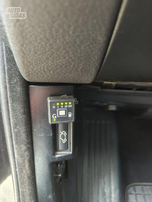 Melns BMW 540 1998 Viļņa, ar dzinēja tilpumu 4.40 L un nobraukumu 339 tūkst. km par 6000 €, foto 17 vietnē AUTOMOTO.COM.LV