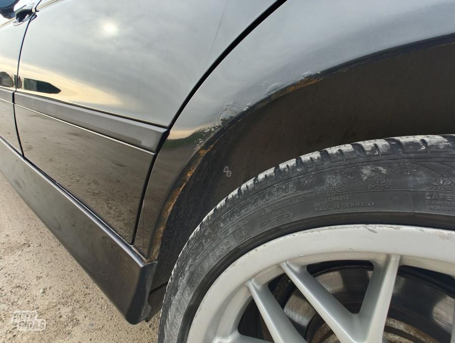 Melns BMW 540 1998 Viļņa, ar dzinēja tilpumu 4.40 L un nobraukumu 339 tūkst. km par 6000 €, foto 24 vietnē AUTOMOTO.COM.LV