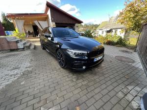 Black BMW 540 2017 in Vilnius, with an engine capacity of 3.00 L and mileage of 202 thousand km for 23400 €, photo 5 on AUTOMOTO.COM.LV