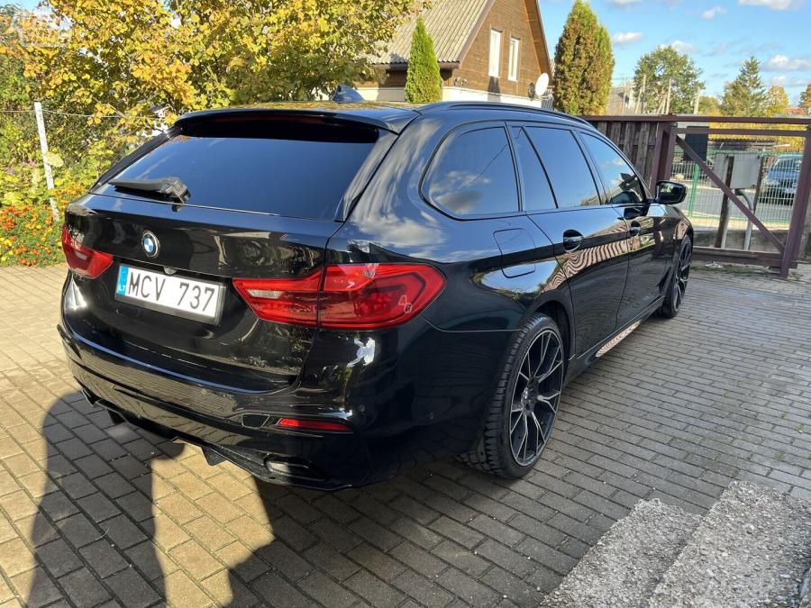 Black BMW 540 2017 in Vilnius, with an engine capacity of 3.00 L and mileage of 202 thousand km for 23400 €, photo 8 on AUTOMOTO.COM.LV