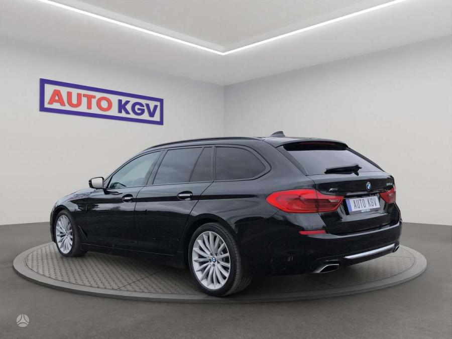 Black BMW 540 2017 in Vilnius, with an engine capacity of 3.00 L and mileage of 332 thousand km for 18999 €, photo 4 on AUTOMOTO.COM.LV