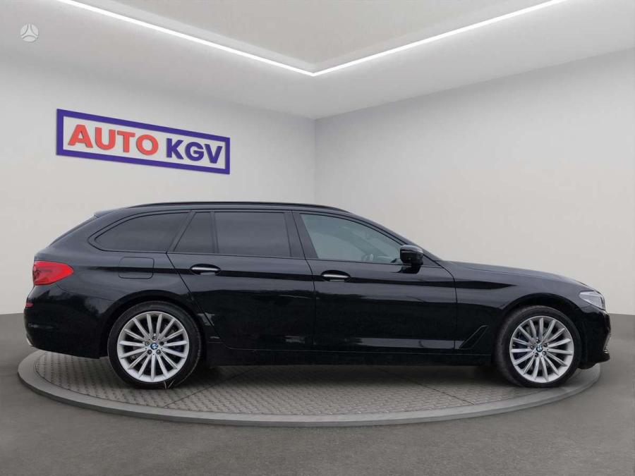 Black BMW 540 2017 in Vilnius, with an engine capacity of 3.00 L and mileage of 332 thousand km for 18999 €, photo 7 on AUTOMOTO.COM.LV