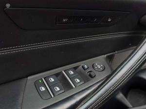 Black BMW 540 2017 in Vilnius, with an engine capacity of 3.00 L and mileage of 332 thousand km for 18999 €, photo 16 on AUTOMOTO.COM.LV