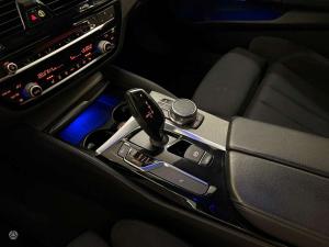 Melns BMW 540 2017 Marijampole, ar dzinēja tilpumu 2.99 L un nobraukumu 264 tūkst. km par 19999 €, foto 4 vietnē AUTOMOTO.COM.LV