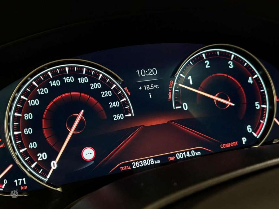 Melns BMW 540 2017 Marijampole, ar dzinēja tilpumu 2.99 L un nobraukumu 264 tūkst. km par 19999 €, foto 18 vietnē AUTOMOTO.COM.LV