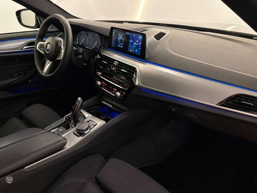 Melns BMW 540 2017 Marijampole, ar dzinēja tilpumu 2.99 L un nobraukumu 264 tūkst. km par 19999 €, foto 23 vietnē AUTOMOTO.COM.LV