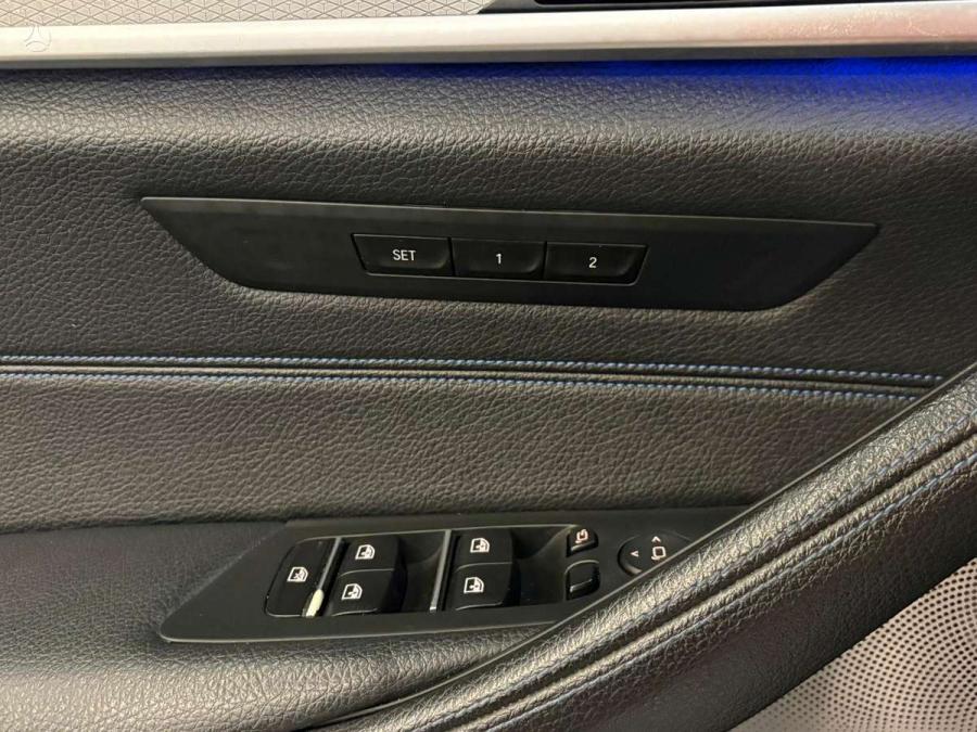 Melns BMW 540 2017 Marijampole, ar dzinēja tilpumu 2.99 L un nobraukumu 264 tūkst. km par 19999 €, foto 32 vietnē AUTOMOTO.COM.LV