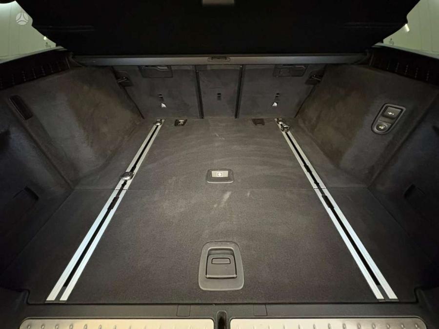Melns BMW 540 2017 Marijampole, ar dzinēja tilpumu 2.99 L un nobraukumu 264 tūkst. km par 19999 €, foto 38 vietnē AUTOMOTO.COM.LV