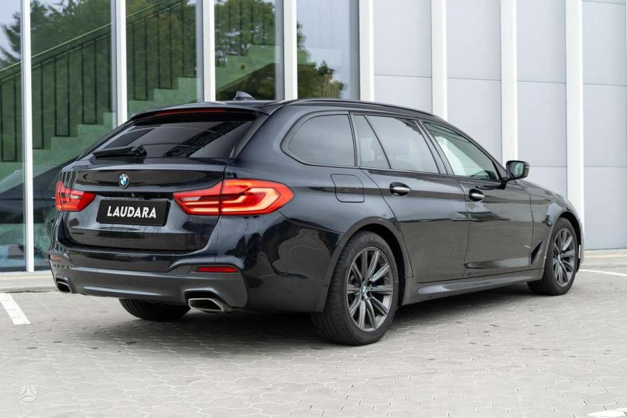 Melns BMW 540 2017 Viļņa, ar dzinēja tilpumu 2.99 L un nobraukumu 269 tūkst. km par 21800 €, foto 7 vietnē AUTOMOTO.COM.LV