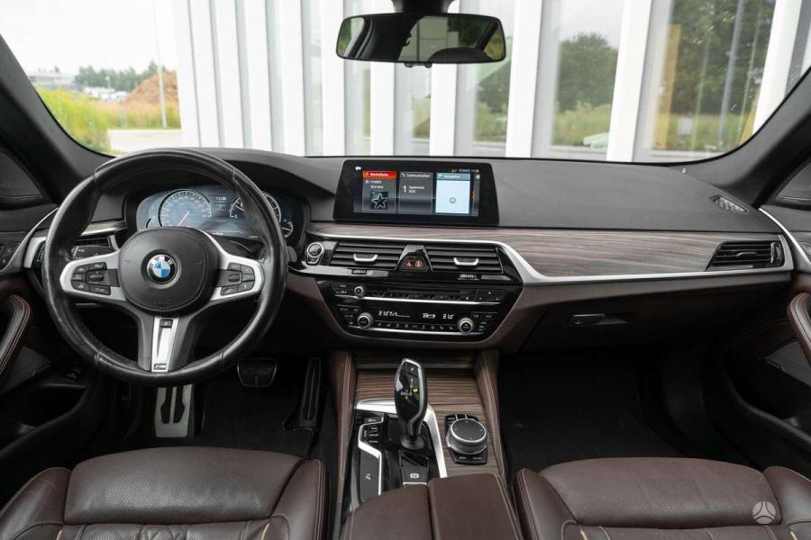 Melns BMW 540 2017 Viļņa, ar dzinēja tilpumu 2.99 L un nobraukumu 269 tūkst. km par 21800 €, foto 13 vietnē AUTOMOTO.COM.LV