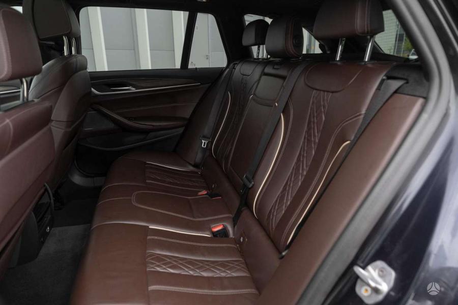 Melns BMW 540 2017 Viļņa, ar dzinēja tilpumu 2.99 L un nobraukumu 269 tūkst. km par 21800 €, foto 14 vietnē AUTOMOTO.COM.LV