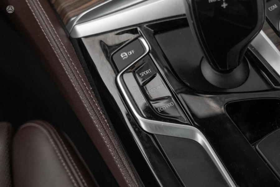 Melns BMW 540 2017 Viļņa, ar dzinēja tilpumu 2.99 L un nobraukumu 269 tūkst. km par 21800 €, foto 29 vietnē AUTOMOTO.COM.LV