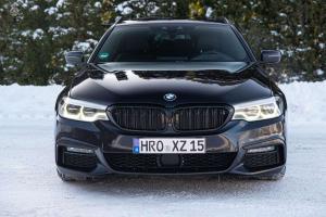 Melns BMW 540 2018 Elektrėnai, ar dzinēja tilpumu 3.00 L un nobraukumu 244 tūkst. km par 24300 €, foto 2 vietnē AUTOMOTO.COM.LV