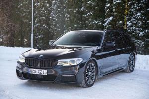 Melns BMW 540 2018 Elektrėnai, ar dzinēja tilpumu 3.00 L un nobraukumu 244 tūkst. km par 24300 €, foto 3 vietnē AUTOMOTO.COM.LV