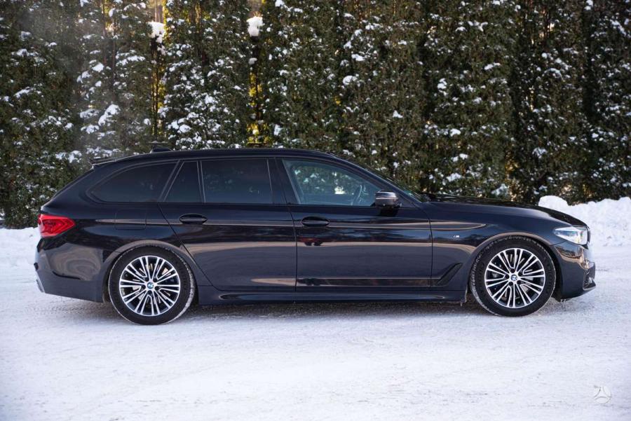 Melns BMW 540 2018 Elektrėnai, ar dzinēja tilpumu 3.00 L un nobraukumu 244 tūkst. km par 24300 €, foto 8 vietnē AUTOMOTO.COM.LV