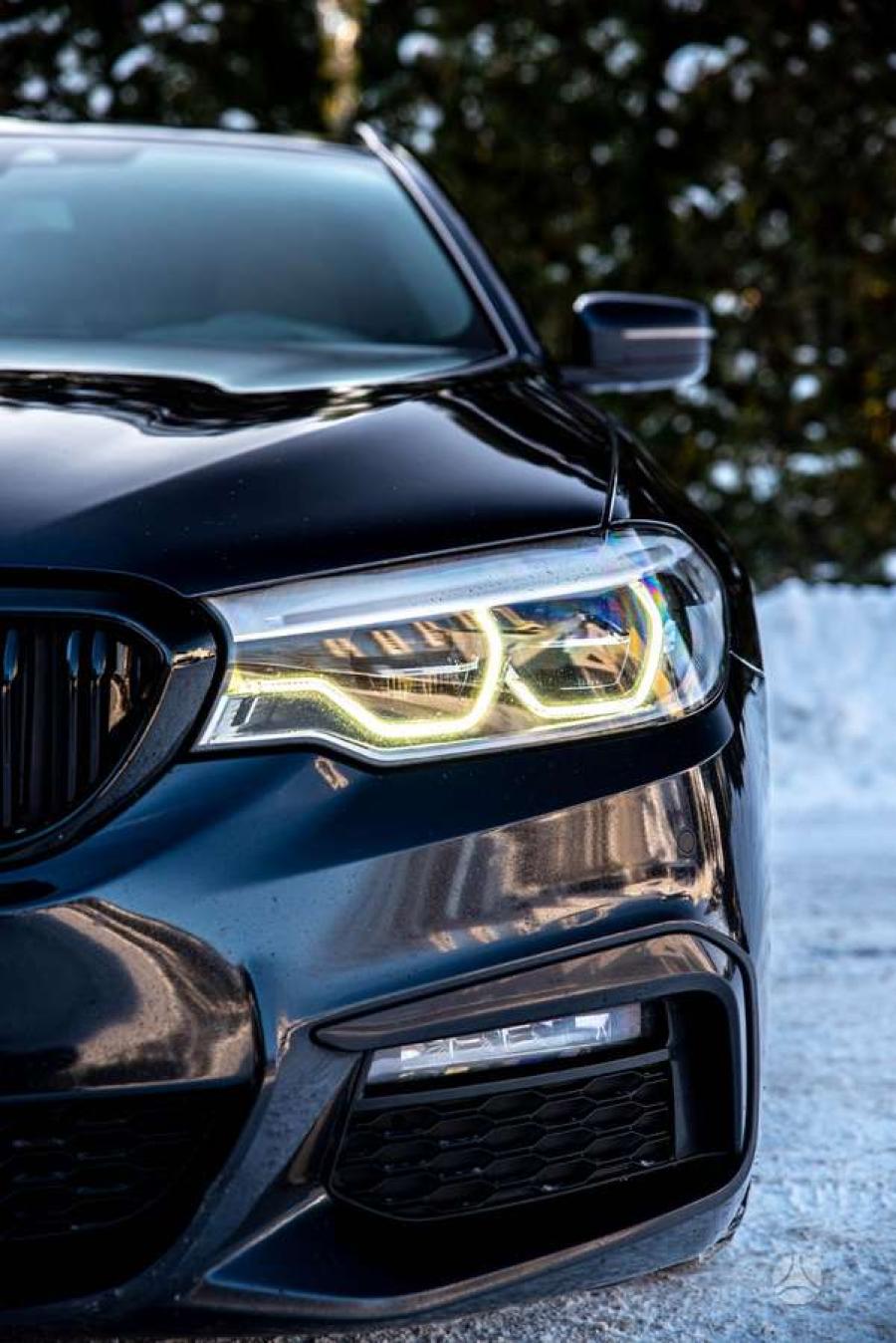 Melns BMW 540 2018 Elektrėnai, ar dzinēja tilpumu 3.00 L un nobraukumu 244 tūkst. km par 24300 €, foto 17 vietnē AUTOMOTO.COM.LV