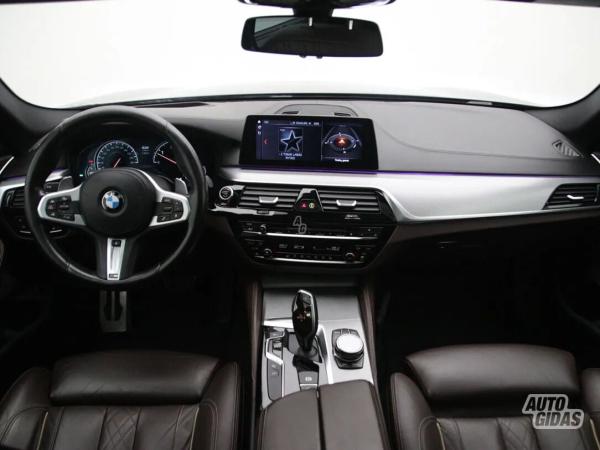Melns BMW 540 2018 Viļņa, ar dzinēja tilpumu 3.00 L un nobraukumu 242 tūkst. km par 22699 €, foto 2 vietnē AUTOMOTO.COM.LV