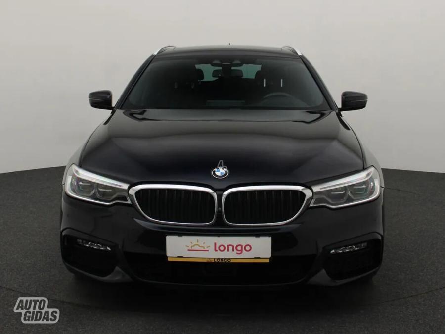 Black BMW 540 2018 in Vilnius, with an engine capacity of 3.00 L and mileage of 242 thousand km for 22699 €, photo 4 on AUTOMOTO.COM.LV