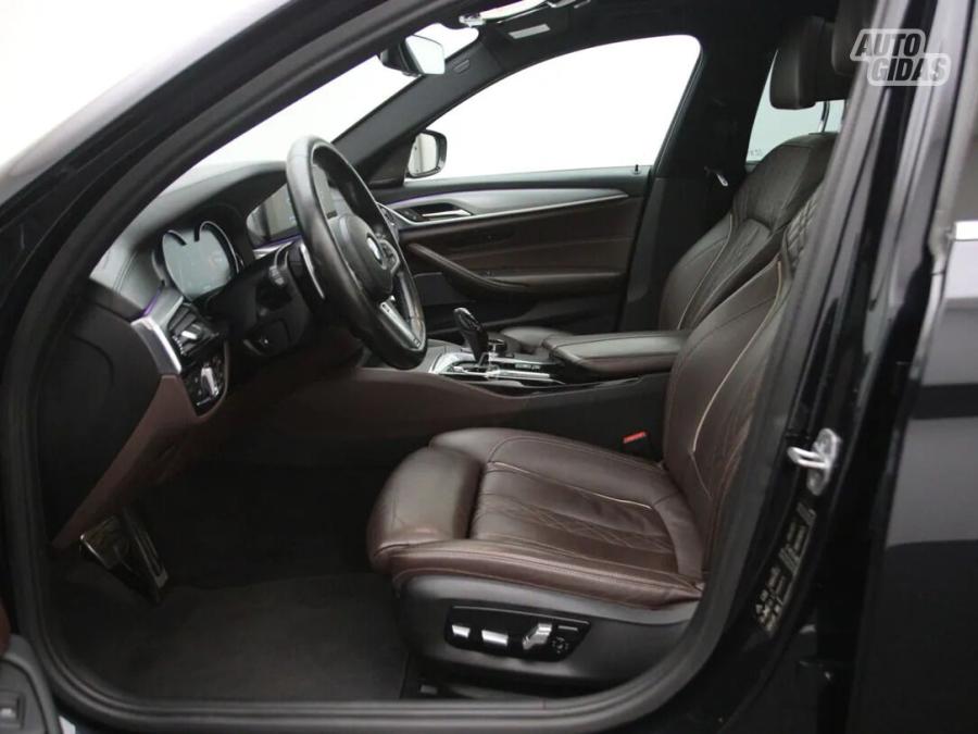 Black BMW 540 2018 in Vilnius, with an engine capacity of 3.00 L and mileage of 242 thousand km for 22699 €, photo 5 on AUTOMOTO.COM.LV