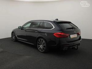 Black BMW 540 2018 in Vilnius, with an engine capacity of 3.00 L and mileage of 242 thousand km for 22699 €, photo 8 on AUTOMOTO.COM.LV